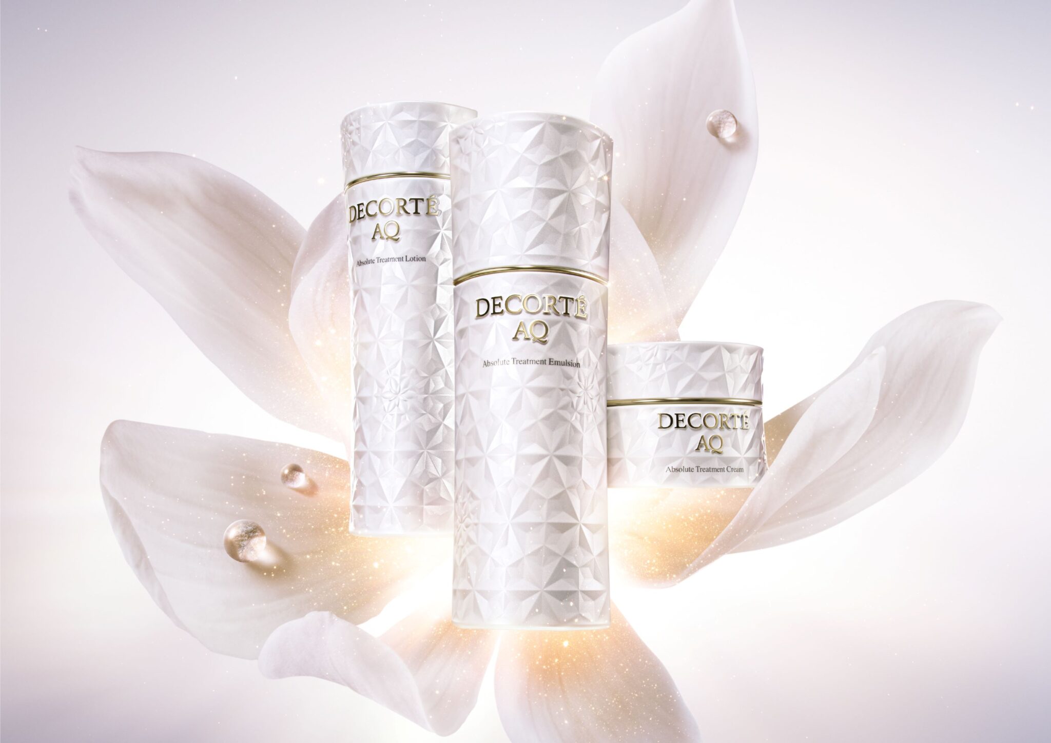 ～心の幸福感を美肌に変える新アプローチ～ 『コスメデコルテ』の象徴ラインが進化 ツヤ肌にみちびく、新AQスキンケア誕生 | ニュース | 株式会社コーセー 企業情報サイト